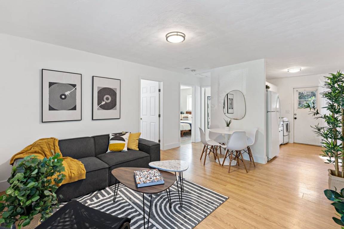 Apartment ∙ 2 Bedrooms ∙ 4 Guests - Coconut Creek