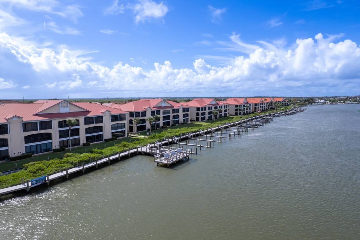 158 M² Condo ∙ 3 Bedrooms ∙ 2 Guests - New Smyrna Beach, FL