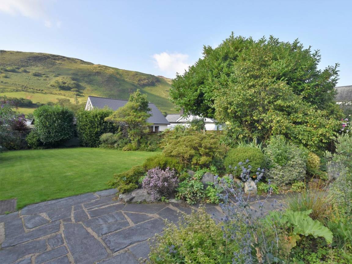 Cottage ∙ 2 Bedrooms ∙ 4 Guests - Machynlleth