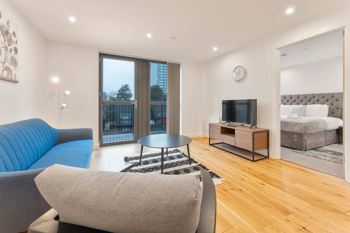 46 M² Apartment ∙ 1 Bedroom ∙ 2 Guests - Midlands Arts Centre
