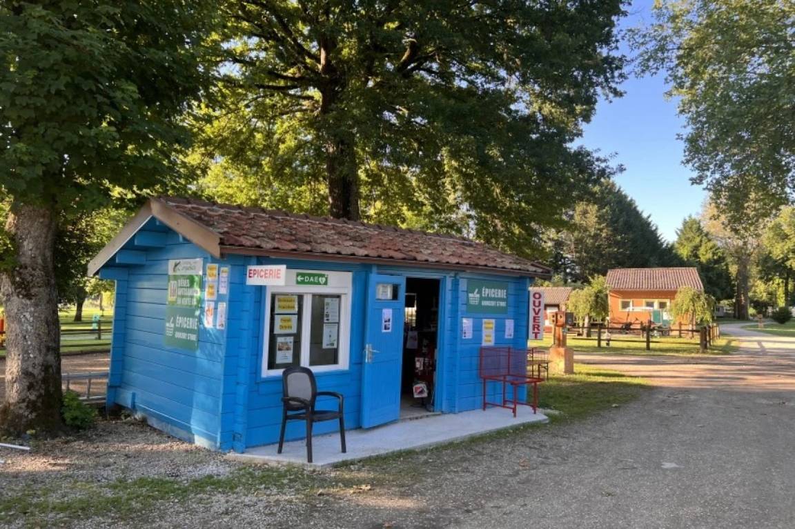 28 M² Camping ∙ 3 Chambres ∙ 8 Personnes - Dole