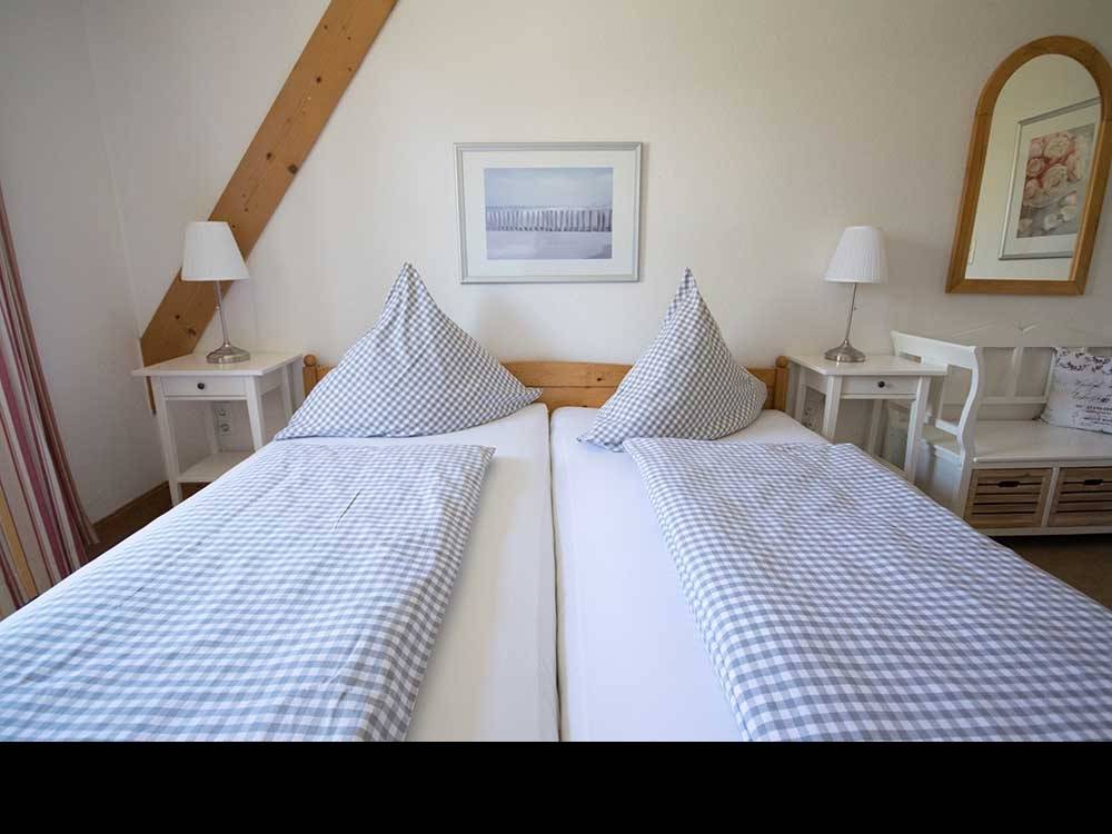 70 M² Ferienwohnung ∙ 2 Schlafzimmer ∙ 4 Gäste - Malente