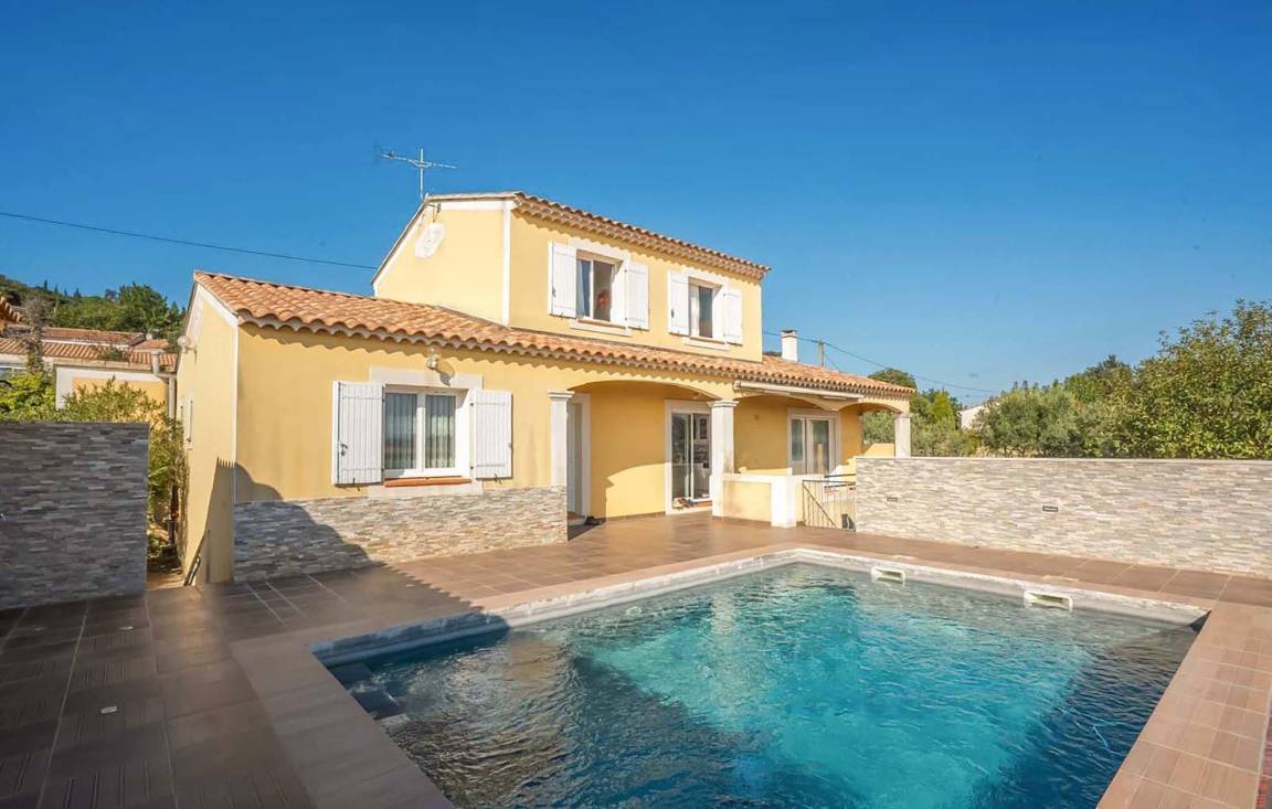 150 M² Maison De Vacances ∙ 3 Chambres ∙ 7 Personnes - Roquemaure