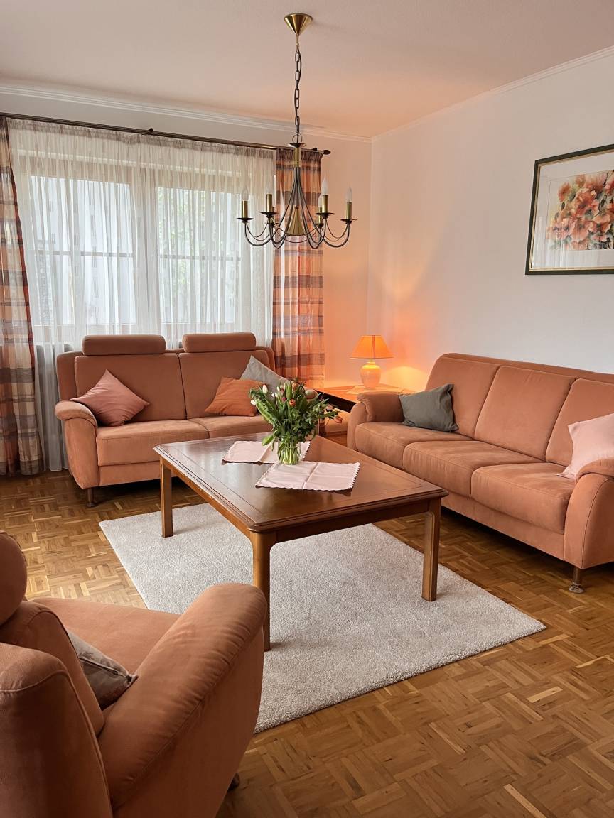 Ferienwohnung ∙ 2 Schlafzimmer ∙ 6 Gäste - Dettelbach