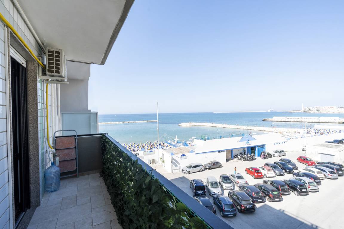 120 M² Apartment ∙ 2 Bedrooms ∙ 6 Guests - Bari