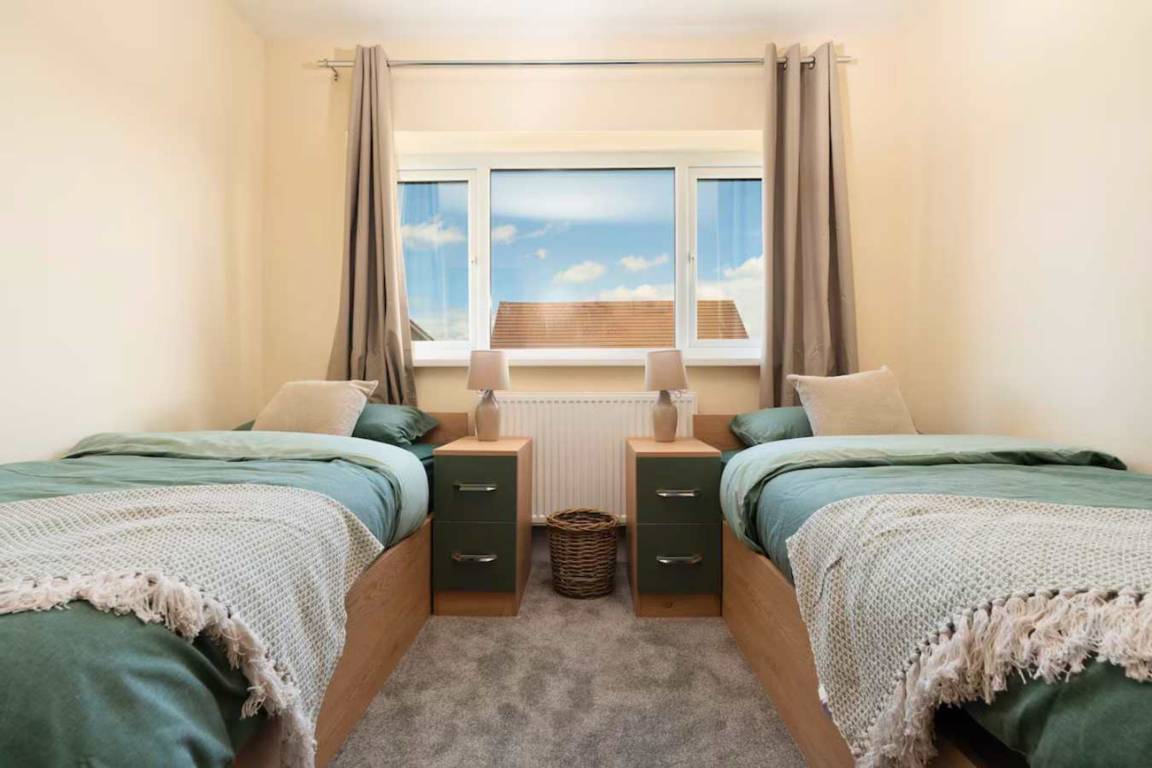 Talo ∙ 3 Makuuhuonetta ∙ 5 Vierasta - Bolton