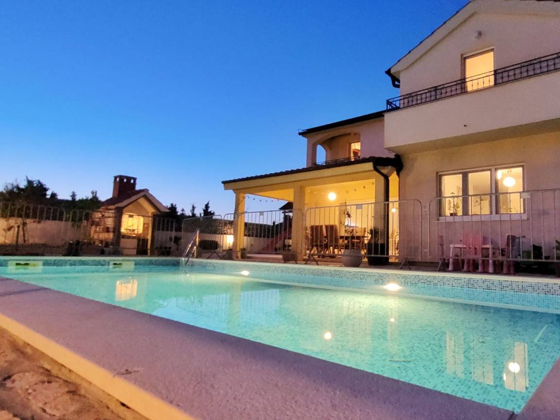 120 M² Huis ∙ 3 Slaapkamers ∙ 6 Gasten - Nin