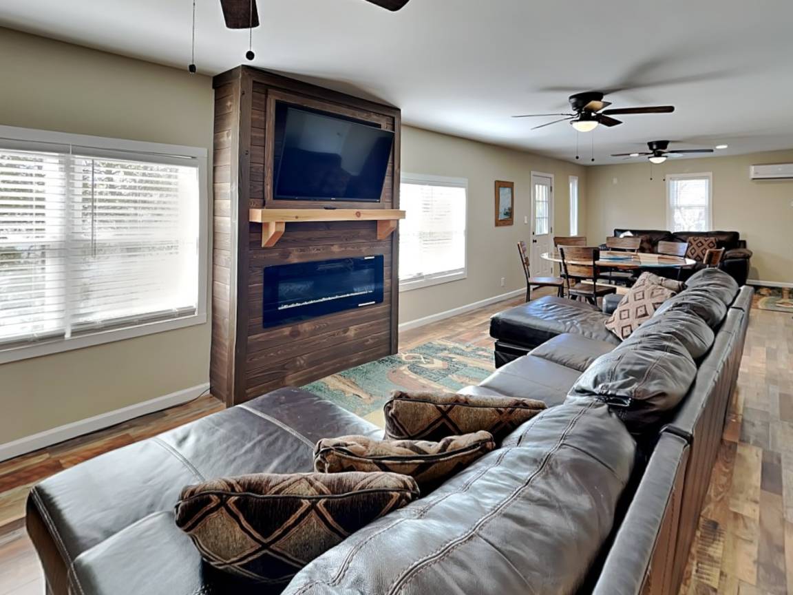 281 M² Cabin ∙ 7 Bedrooms ∙ 20 Guests - Jefferson City, TN