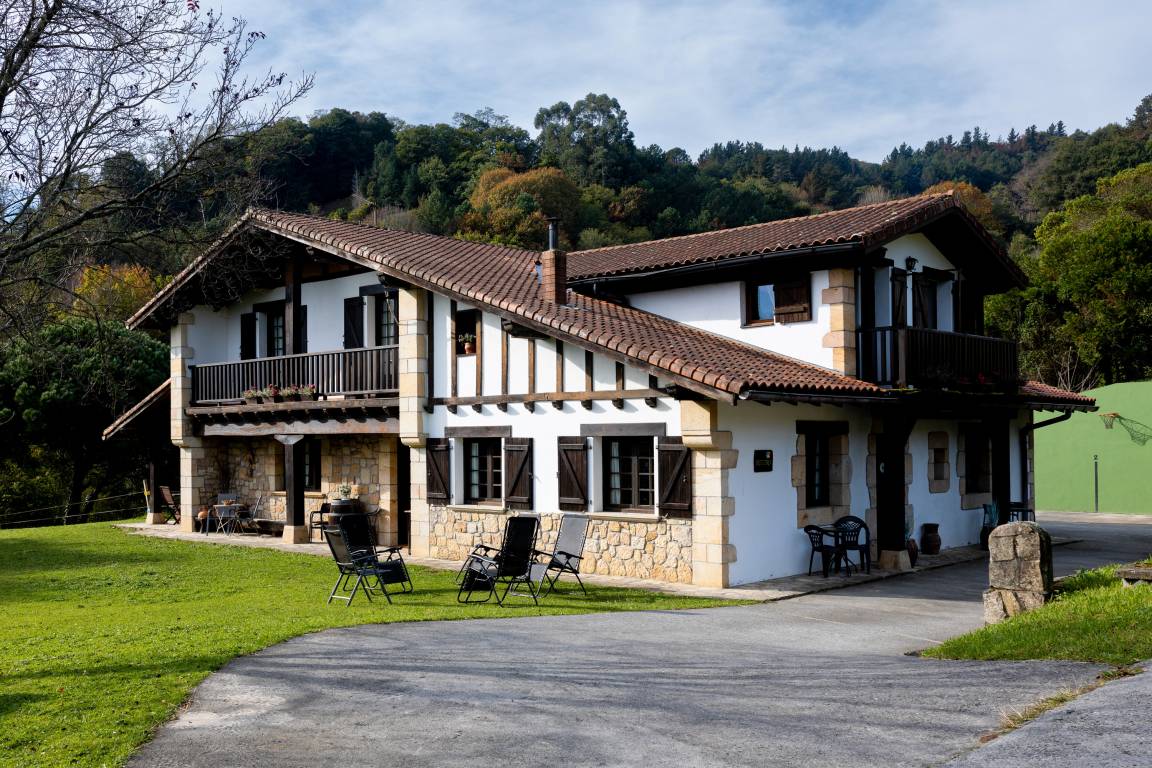 110 M² Apartamento ∙ 3 Habitaciones ∙ 7 Huéspedes - Irun