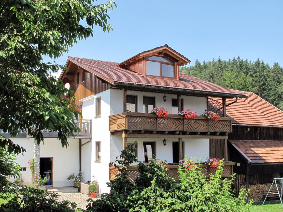 60 M² Ferienwohnung ∙ 2 Schlafzimmer ∙ 4 Gäste - Bischofsmais