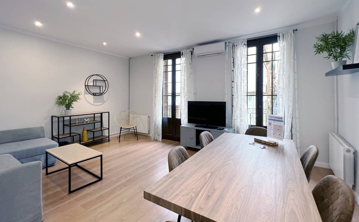 110 M² Apartment ∙ 3 Bedrooms ∙ 6 Guests - Barcelona