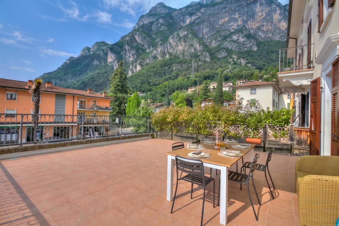107 M² Apartment ∙ 2 Bedrooms ∙ 6 Guests - Riva del Garda