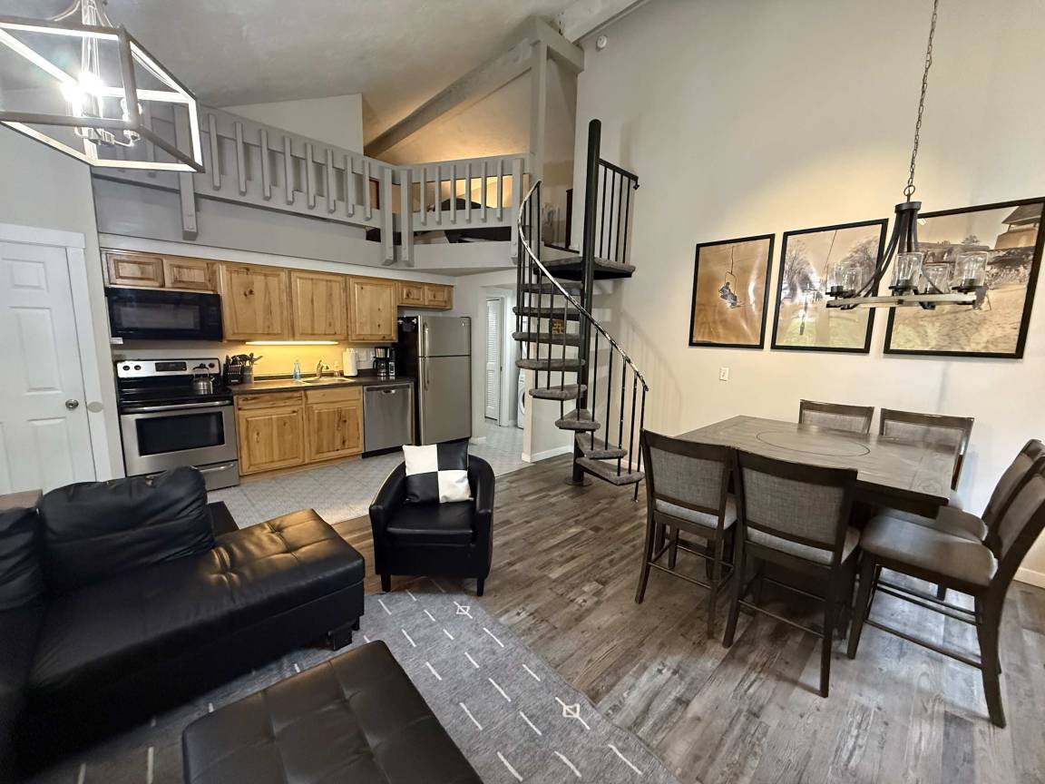 Apartment ∙ 4 Bedrooms ∙ 12 Guests - Peninsula, MI