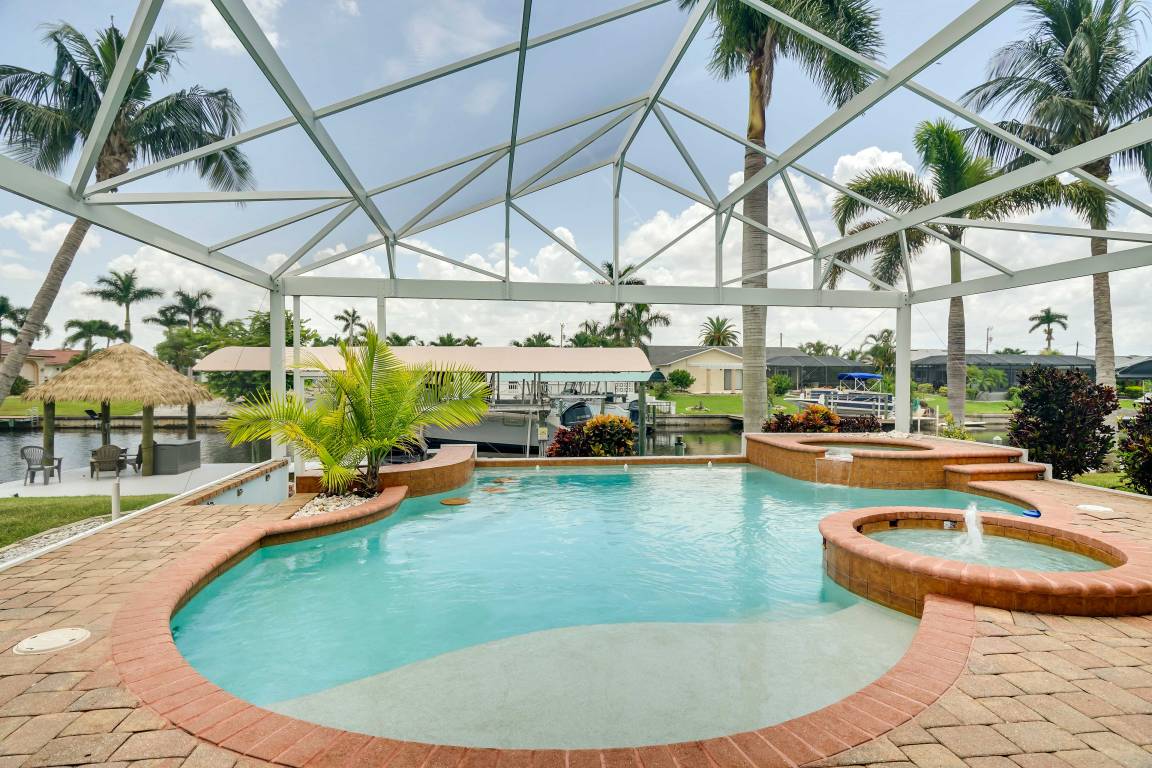 139 M² House ∙ 3 Bedrooms ∙ 8 Guests - Cape Coral, FL