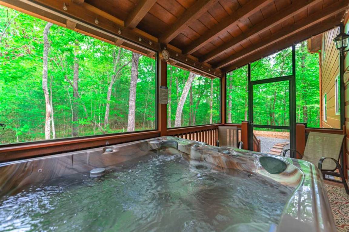 145 M² Cabin ∙ 3 Bedrooms ∙ 8 Guests - Mineral Bluff, GA