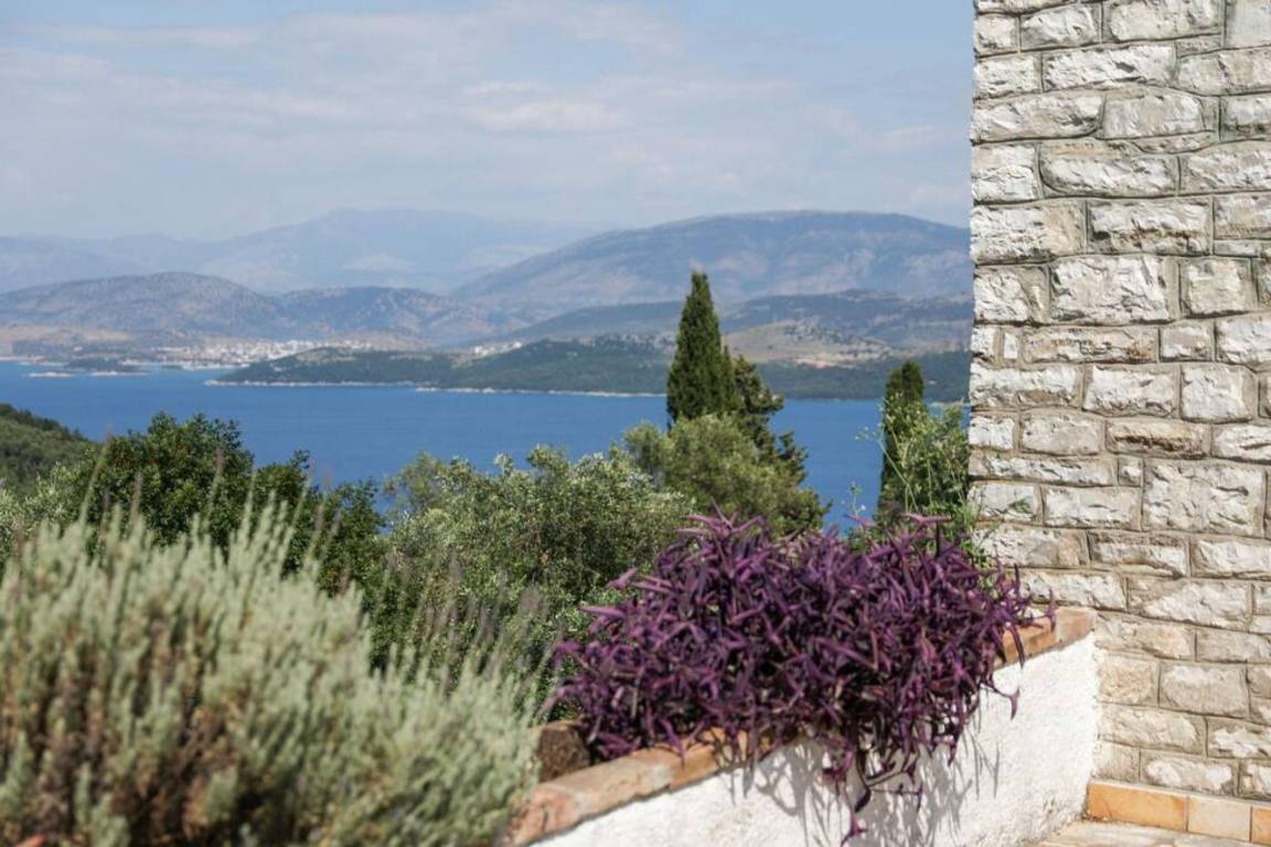 270 M² House ∙ 3 Bedrooms ∙ 8 Guests - Ksamil