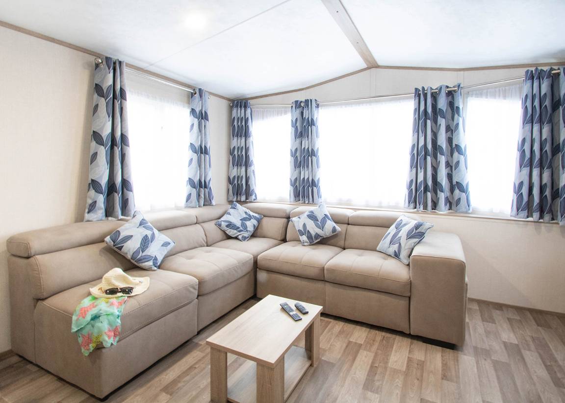 Caravan ∙ 2 Bedrooms ∙ 6 Guests - Brockenhurst