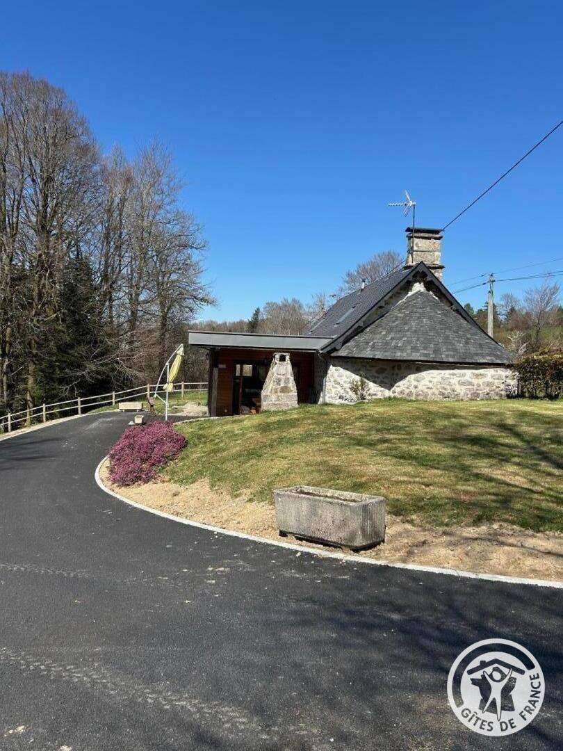 85 M² Gîte ∙ 3 Chambres ∙ 6 Personnes - Corrèze