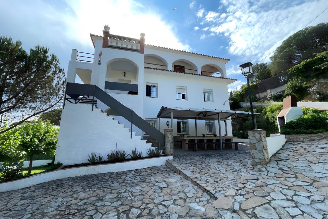 305 M² Villa Vacanza ∙ 13 Camere Da Letto ∙ 28 Ospiti - Tordera