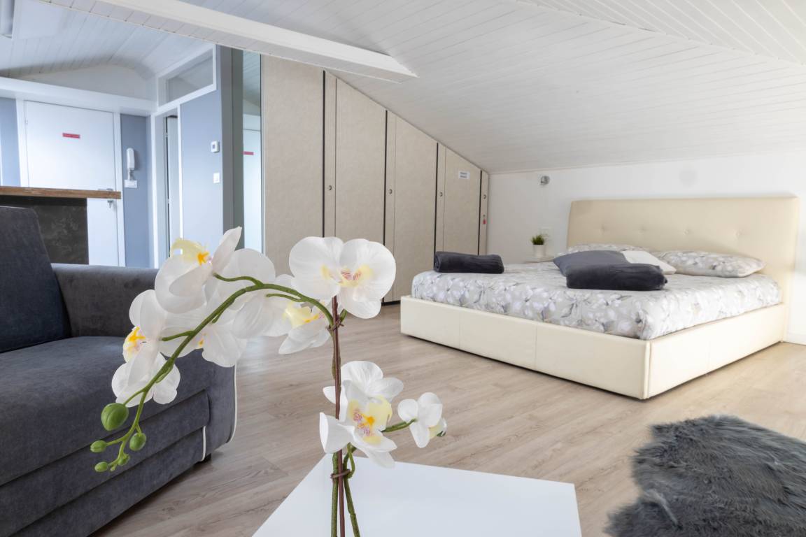 38 M² Apartamento ∙ 2 Huéspedes - Desenzano del Garda