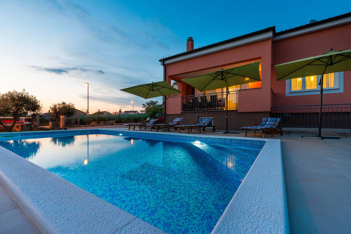 250 M² Villa ∙ 6 Schlafzimmer ∙ 10 Gäste - Zadar