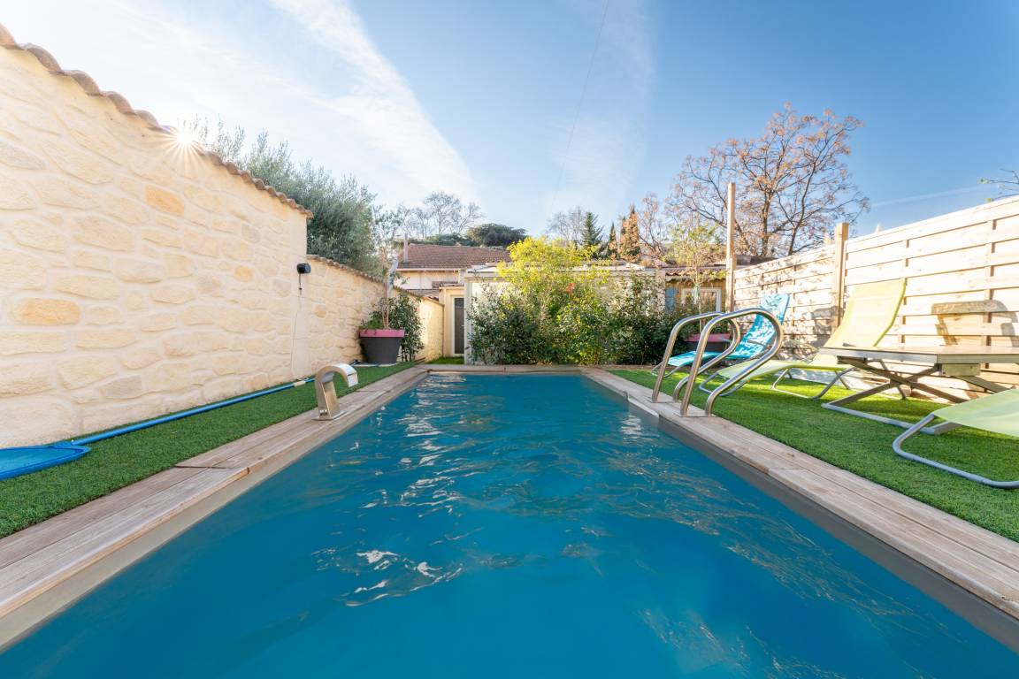 32 M² Huis ∙ 1 Slaapkamer ∙ 4 Gasten - Nîmes