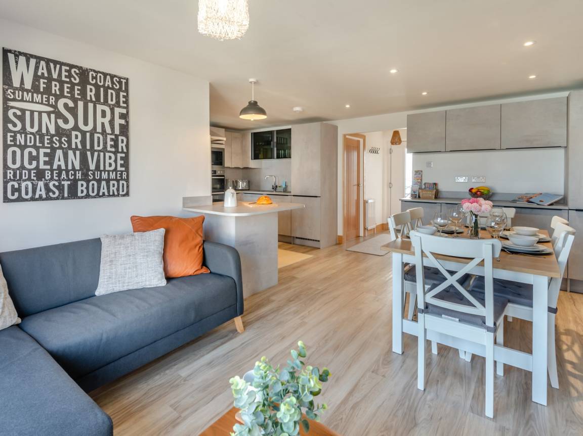 Cottage ∙ 5 Bedrooms ∙ 8 Guests - Anderby Creek