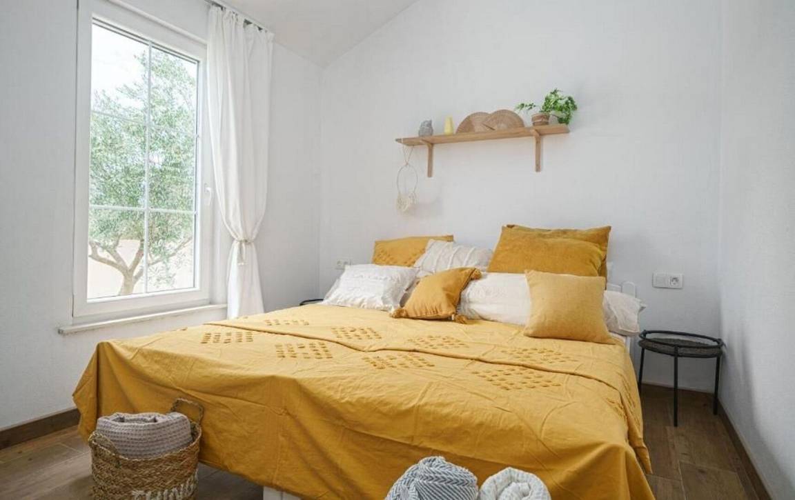 100 M² Ferienhaus ∙ 2 Schlafzimmer ∙ 5 Gäste - Pirovac