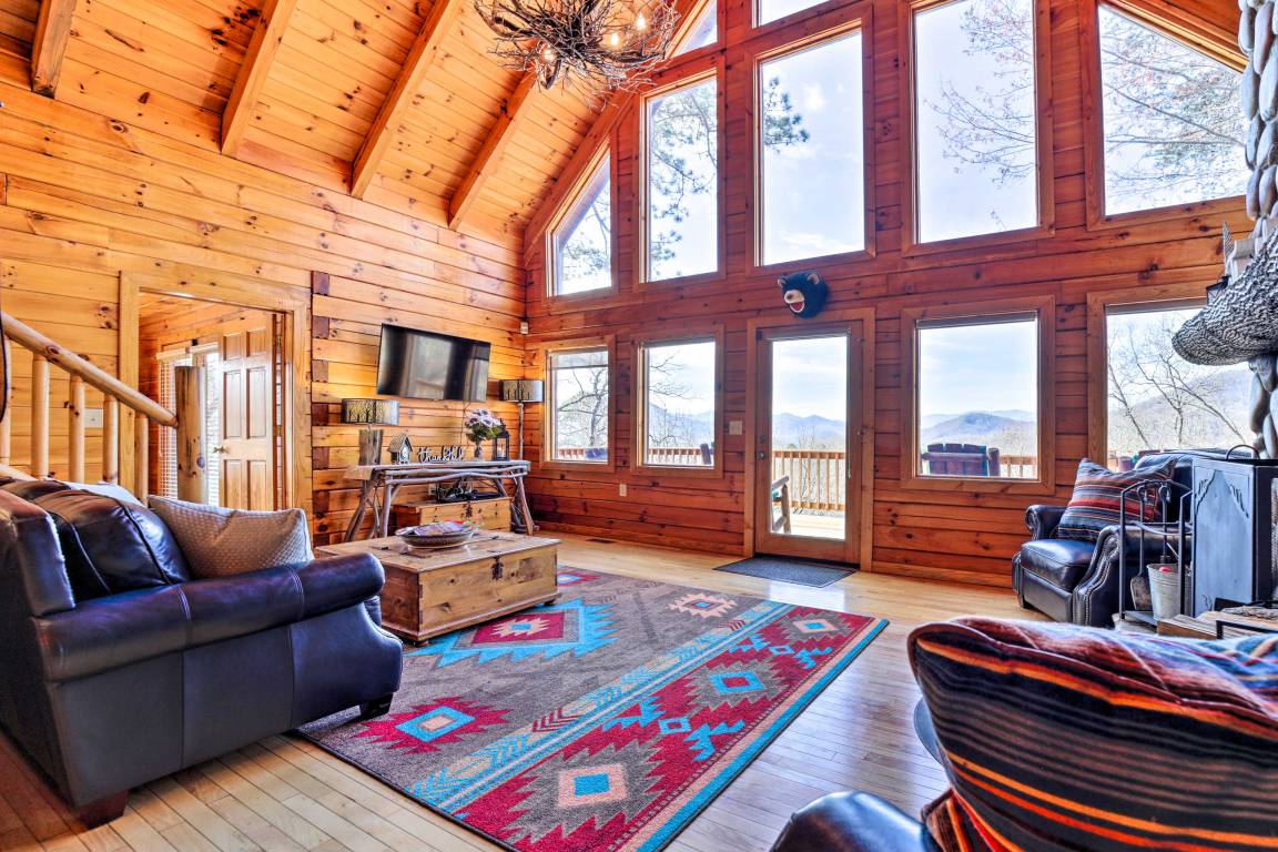 157 M² House ∙ 2 Bedrooms ∙ 6 Guests - Bryson City, NC