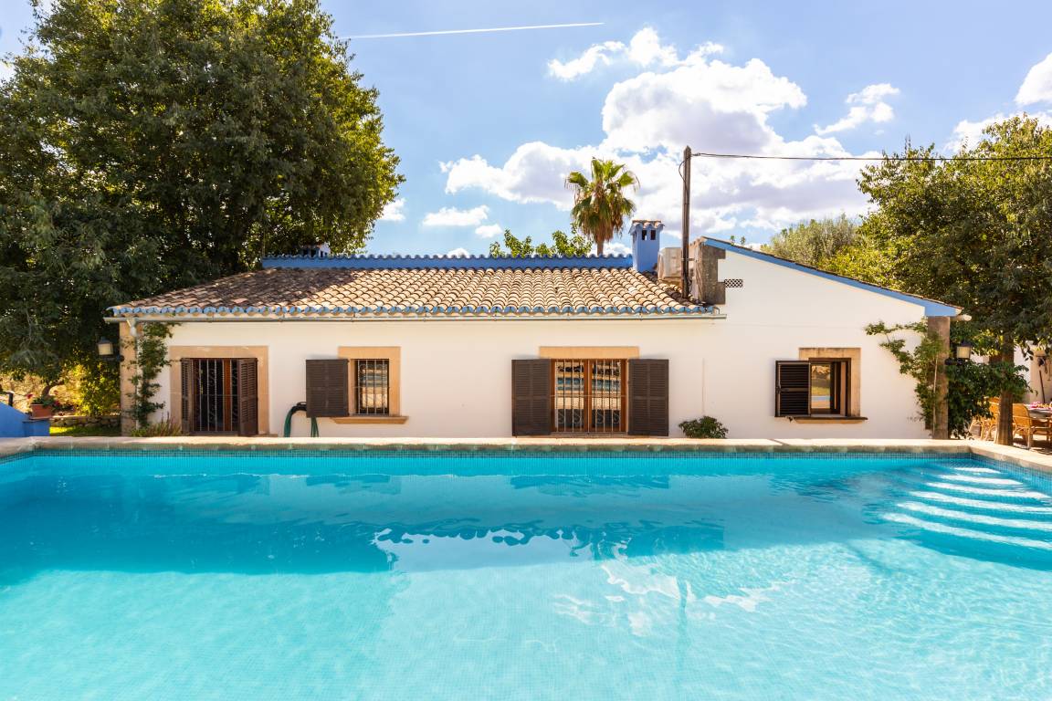 160 M² Finca ∙ 4 Bedrooms ∙ 8 Guests - Palma