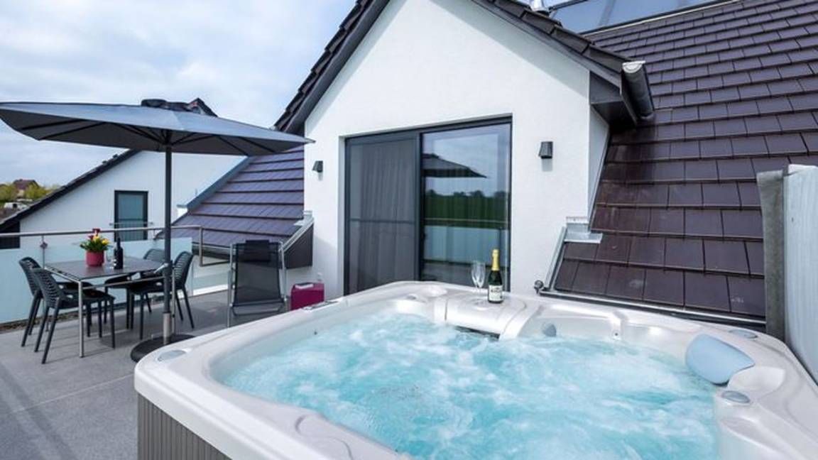 120 M² Ferienwohnung ∙ 2 Schlafzimmer ∙ 4 Gäste - Mecklenburgische Seenplatte