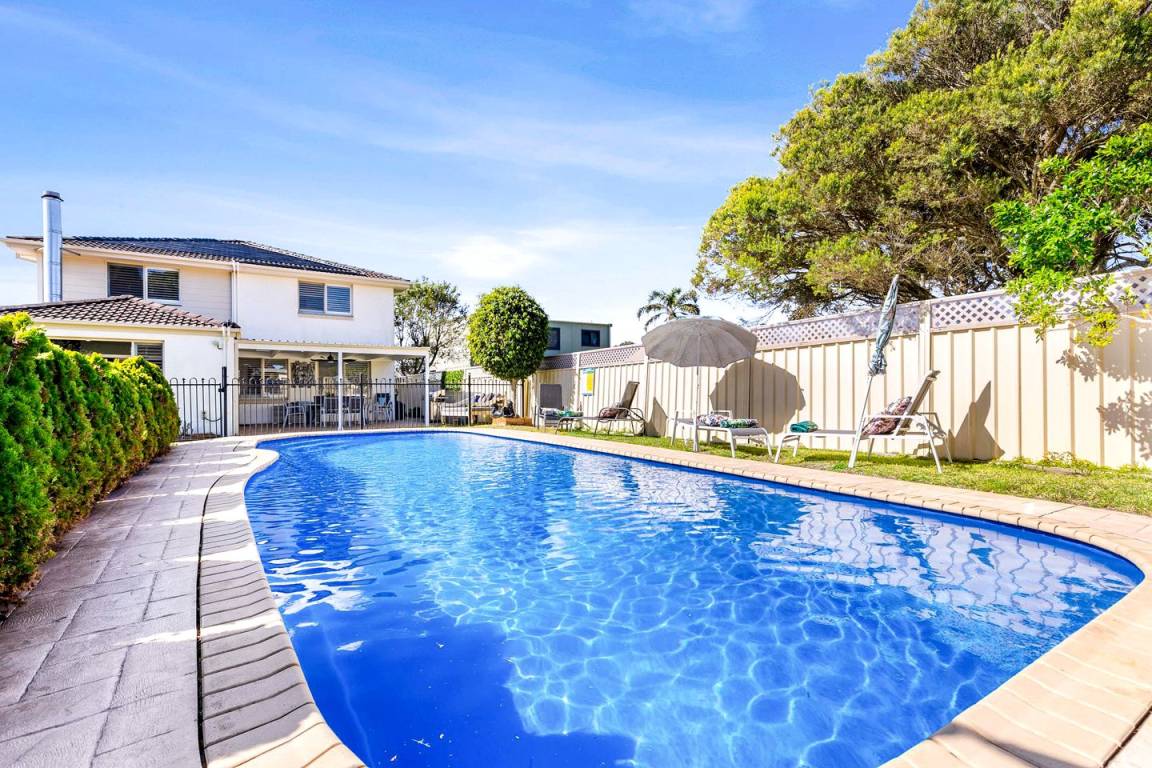 Villa ∙ 5 Bedrooms ∙ 10 Guests - Currarong
