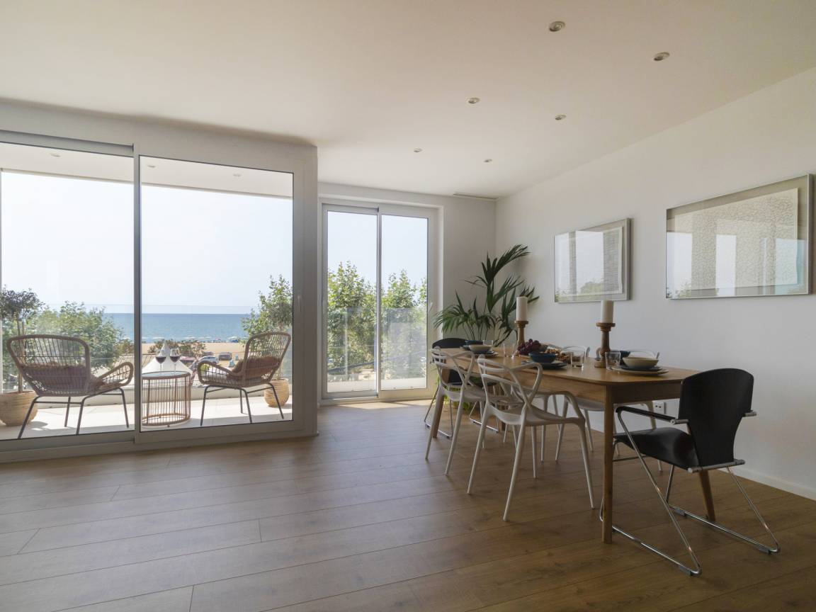 92 M² Apartment ∙ 3 Bedrooms ∙ 7 Guests - Calella