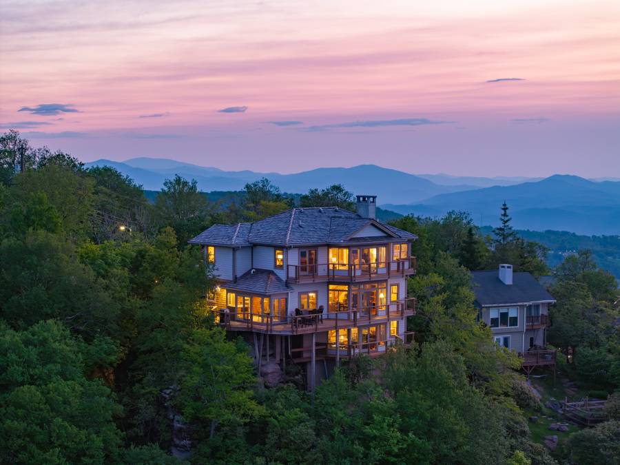 418 M² House ∙ 3 Bedrooms ∙ 11 Guests - Banner Elk, NC