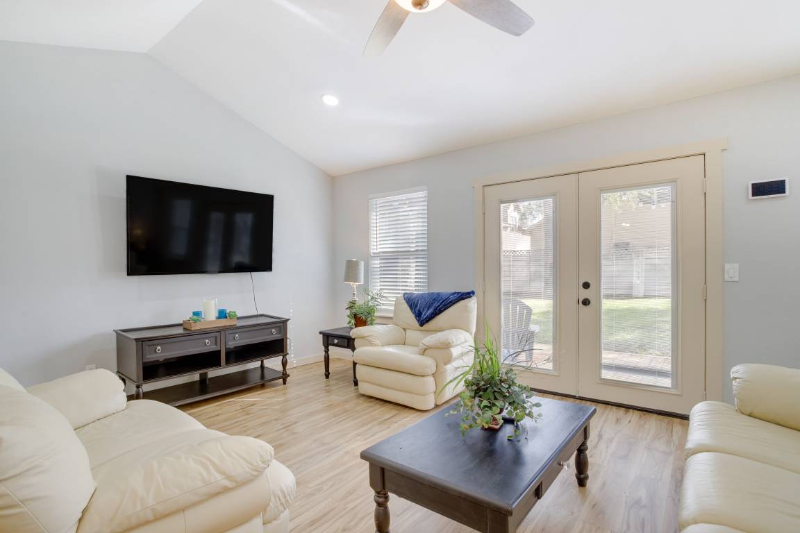 143 M² House ∙ 4 Bedrooms ∙ 8 Guests - Spring, TX