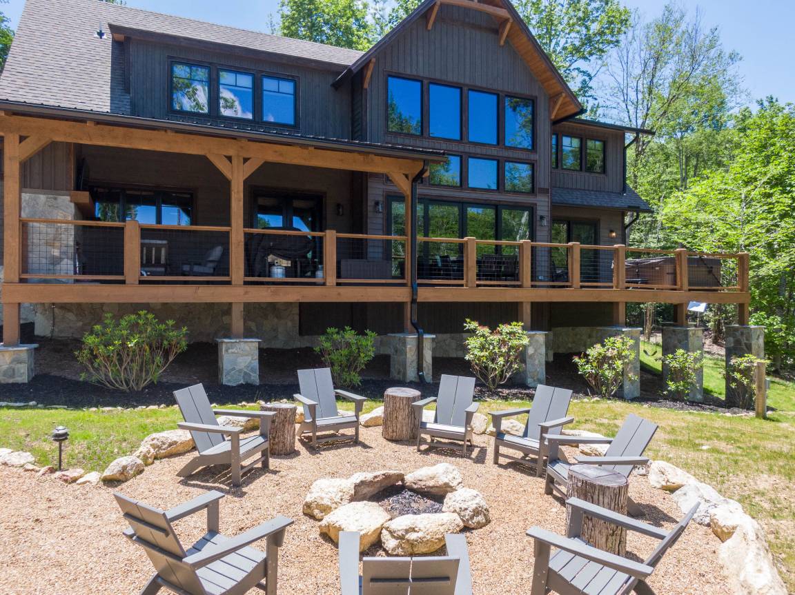 Cabin ∙ 4 Bedrooms ∙ 12 Guests - Beech Mountain, NC
