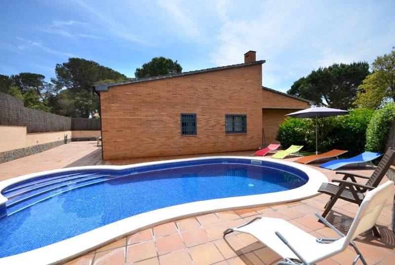 130 M² Villa ∙ 3 Bedrooms ∙ 6 Guests - Blanes