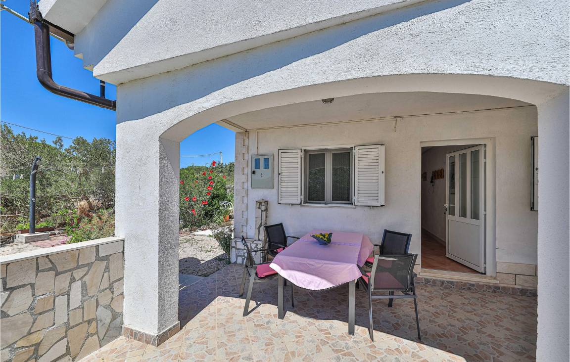 52 M² Ferienhaus ∙ 2 Schlafzimmer ∙ 4 Gäste - Sevid