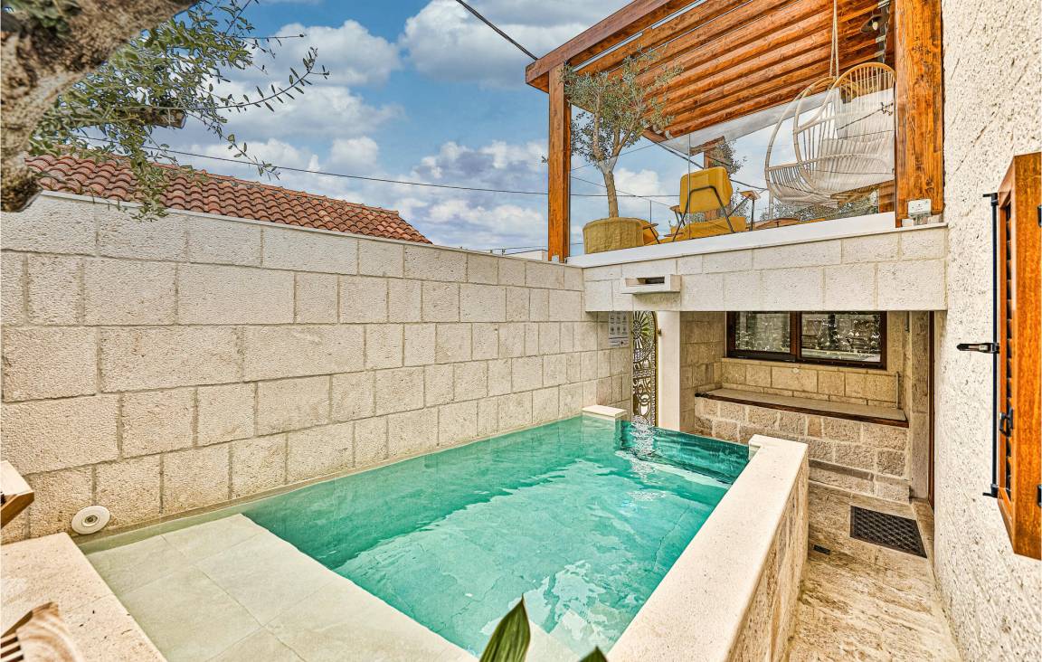 100 M² House ∙ 2 Bedrooms ∙ 6 Guests - Trogir