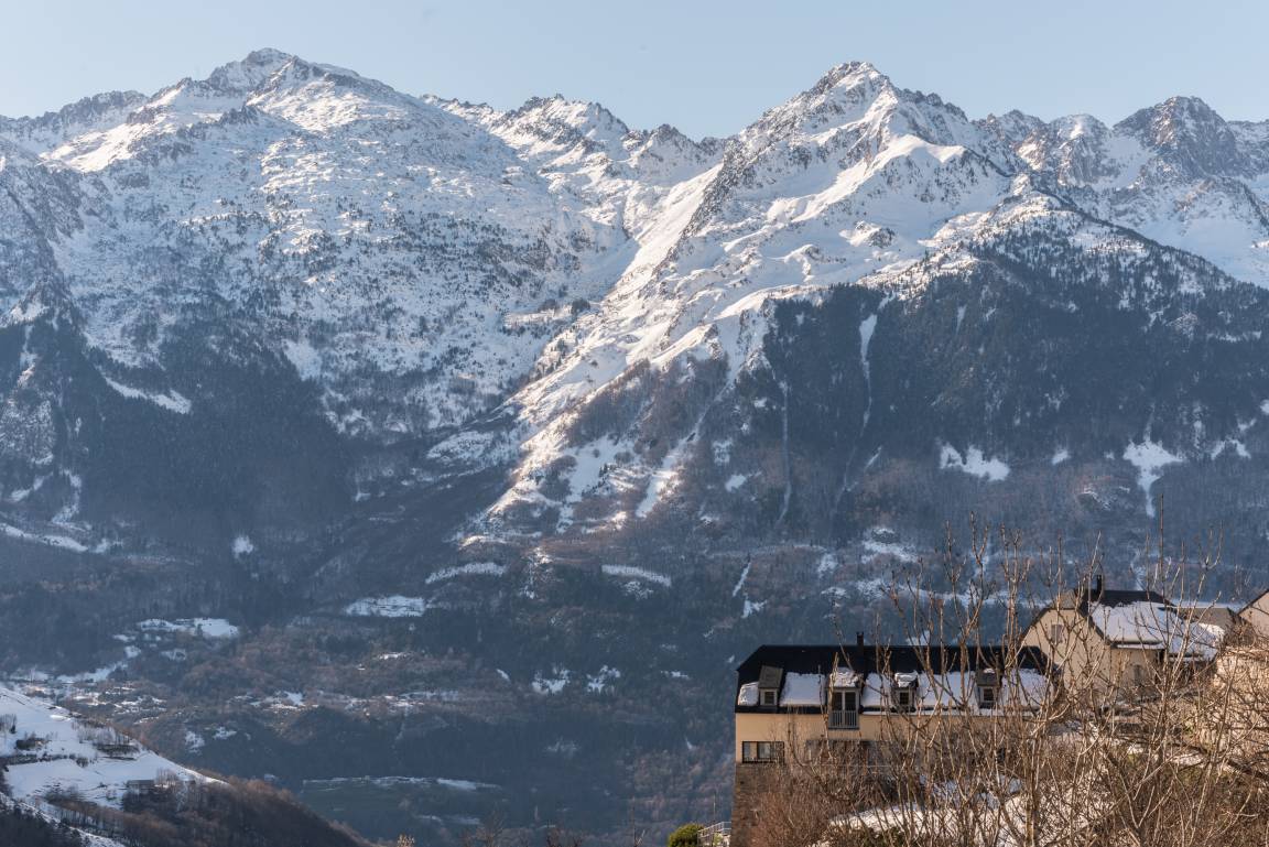 200 M² Maison De Vacances ∙ 5 Chambres ∙ 15 Personnes - Luz-Saint-Sauveur