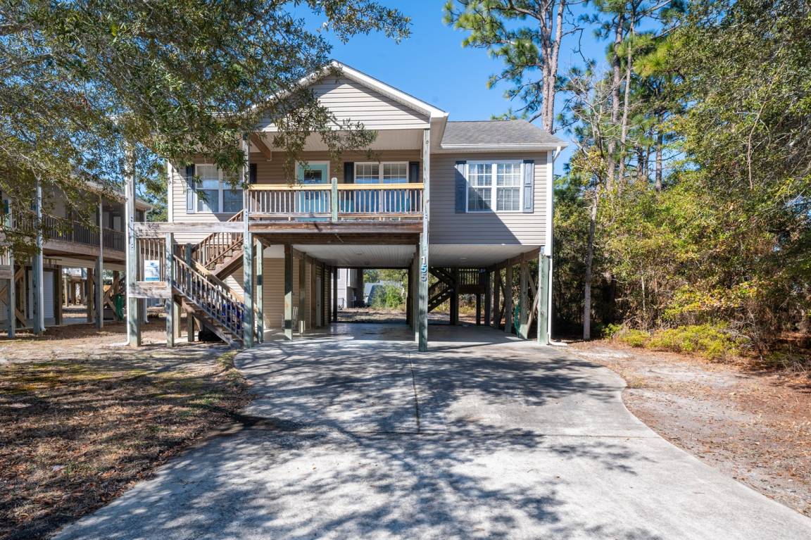 House ∙ 3 Bedrooms ∙ 8 Guests - Oak Island, NC