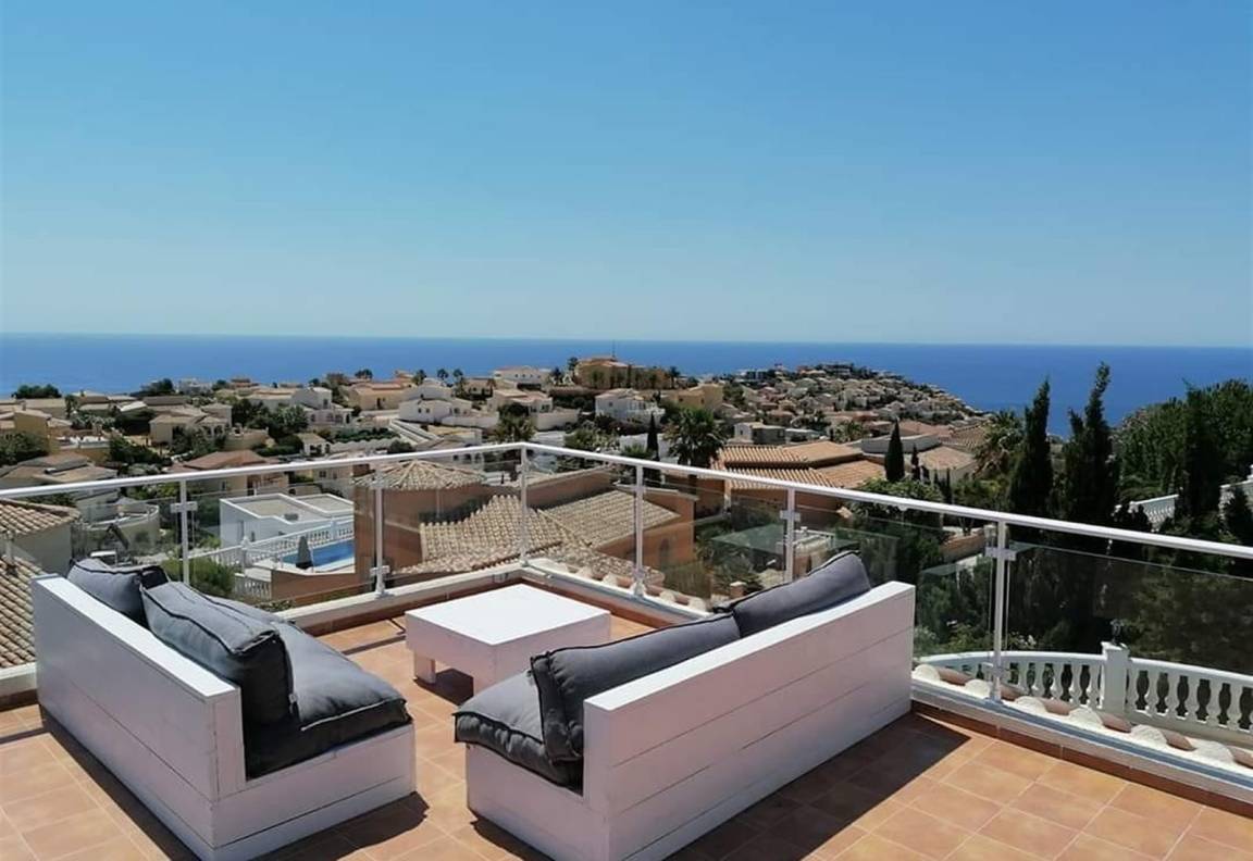 260 M² Villa ∙ 5 Bedrooms ∙ 10 Guests - Moraira