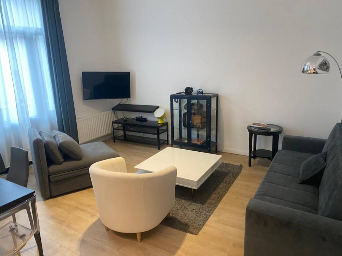 100 M² Appartement ∙ 1 Slaapkamer ∙ 4 Gasten - Anderlecht