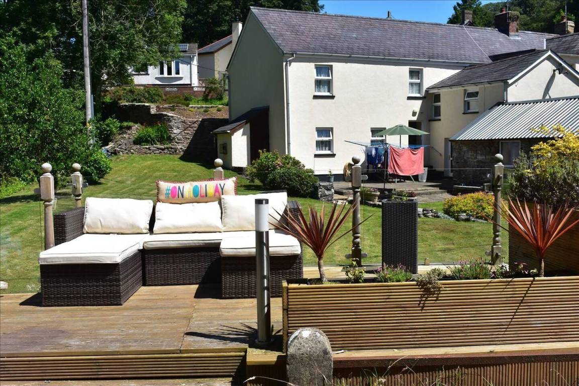 90 M² Cottage ∙ 2 Bedrooms ∙ 4 Guests - Laugharne