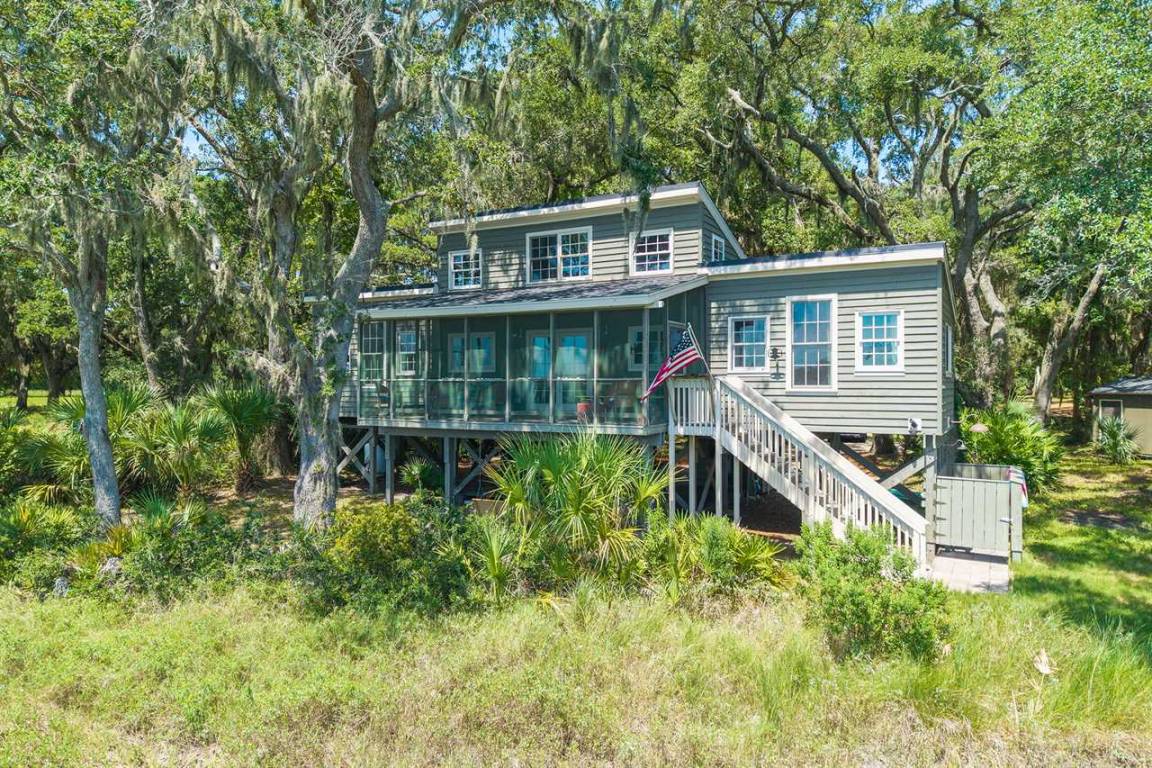 139 M² Cottage ∙ 4 Bedrooms ∙ 8 Guests - South Carolina