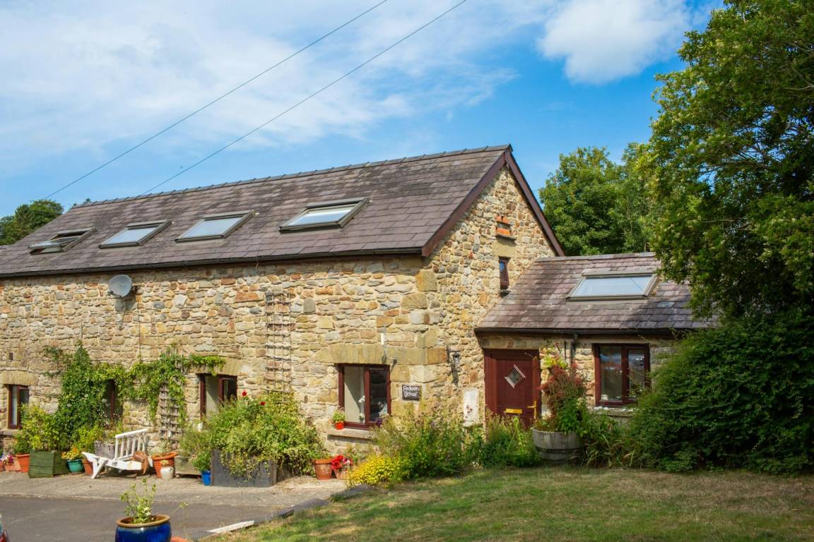 85 M² Cottage ∙ 2 Bedrooms ∙ 4 Guests - Aberporth