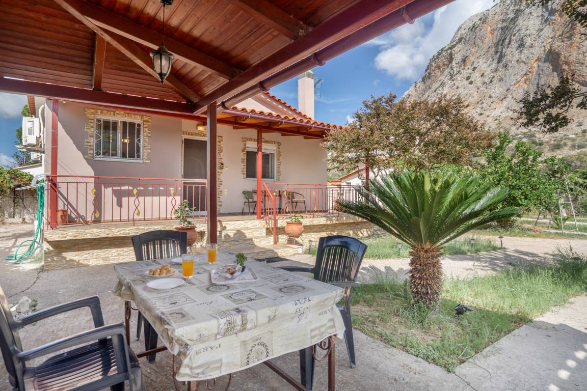 65 M² Casa De Campo ∙ 2 Habitaciones ∙ 5 Huéspedes - Grecia