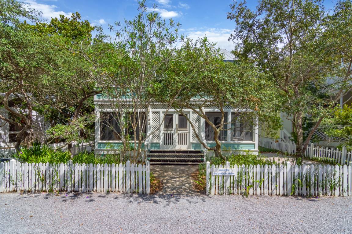 179 M² House ∙ 4 Bedrooms ∙ 9 Guests - Seaside, FL