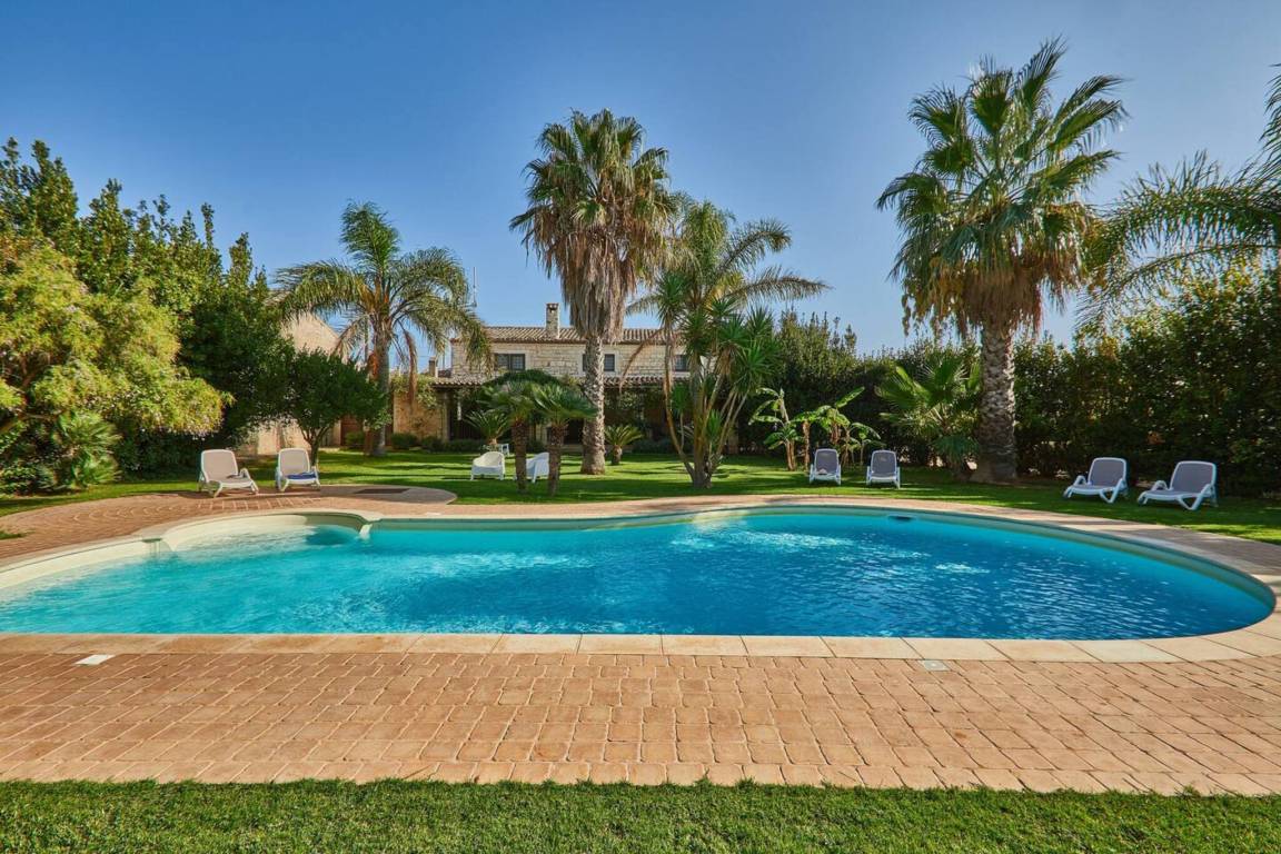 250 M² Villa ∙ 7 Habitaciones ∙ 16 Huéspedes - Scicli