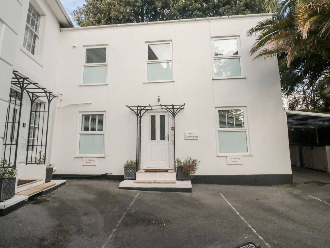 Cottage ∙ 2 Bedrooms ∙ 4 Guests - Babbacombe Beach